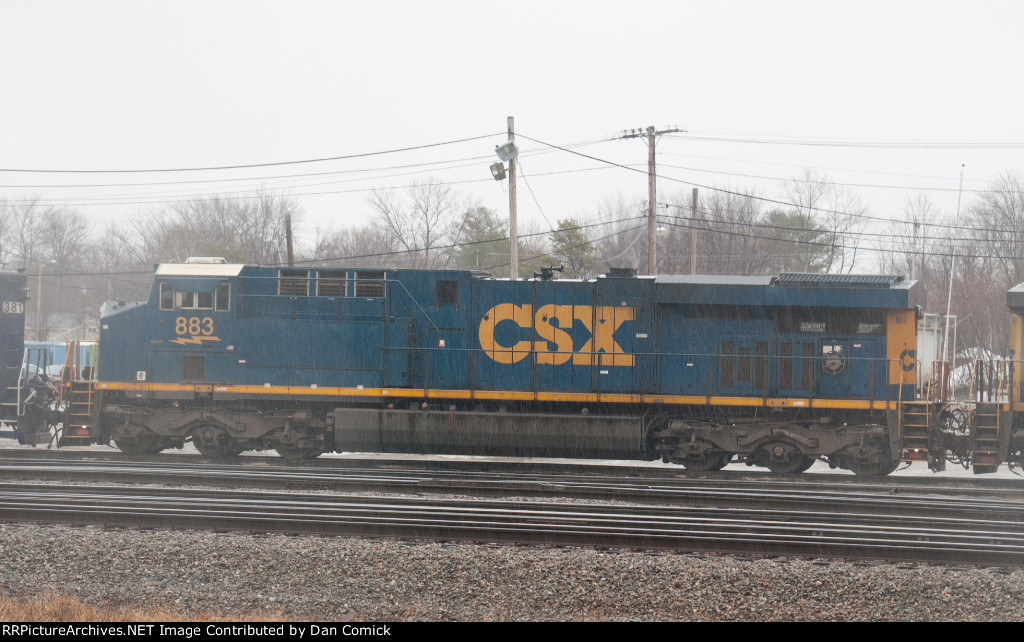 CSX 883